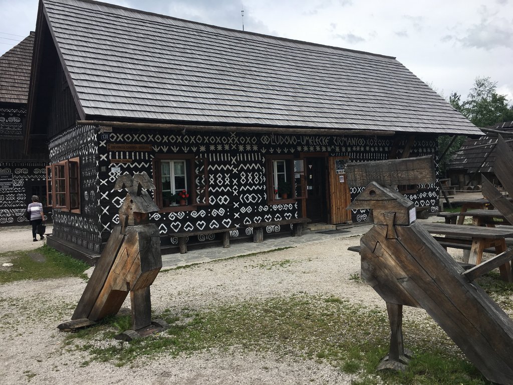 Čičmany :: Seniorklub-priatelia