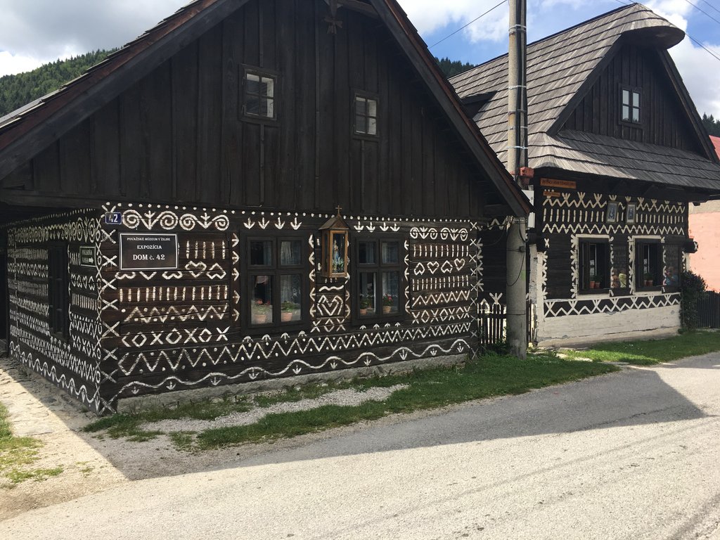 Čičmany :: Seniorklub-priatelia